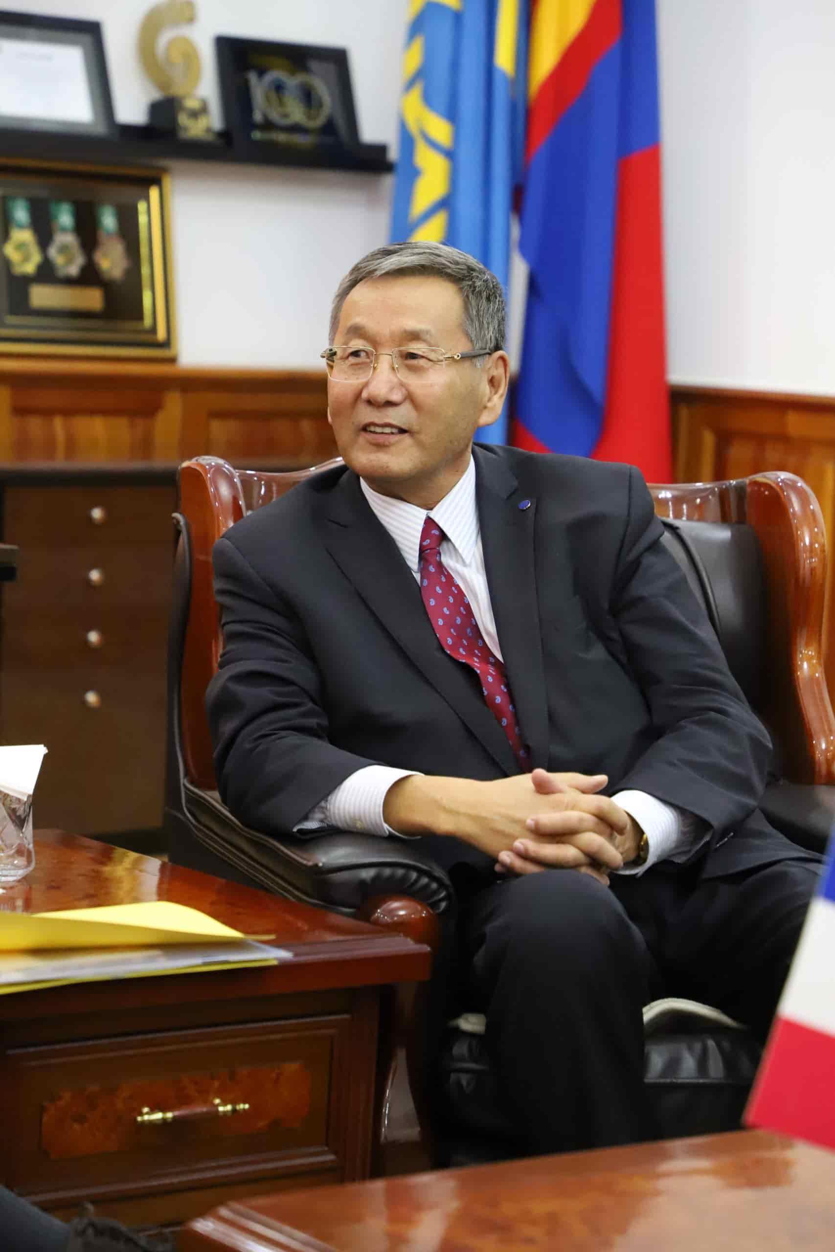 БНФУ аас Монгол Улсад суугаа Онц бөгөөд бүрэн Эрхт Элчин сайд ноён
